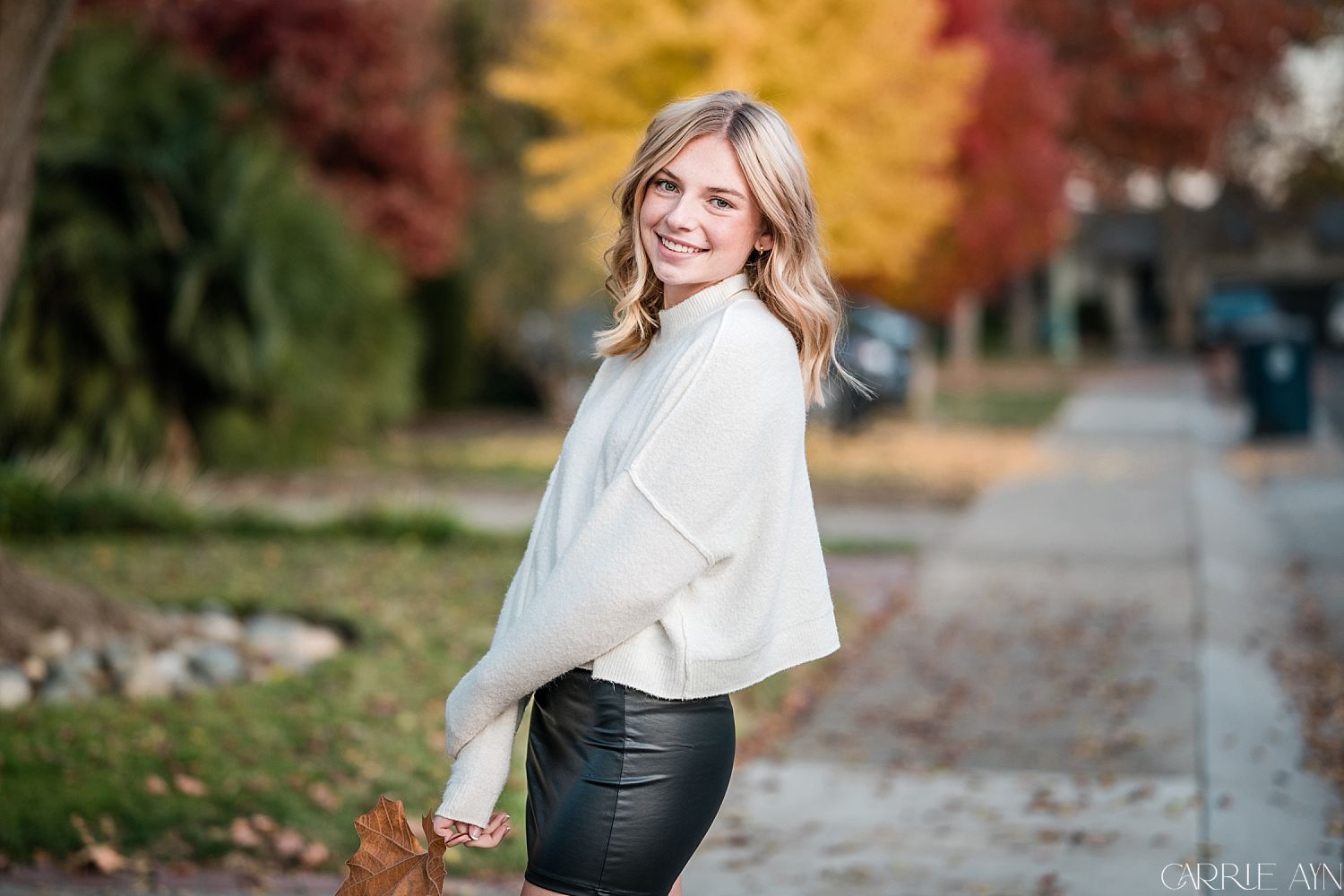 Emma | A Fall Senior Session at William Land Park » Carrie Ayn
